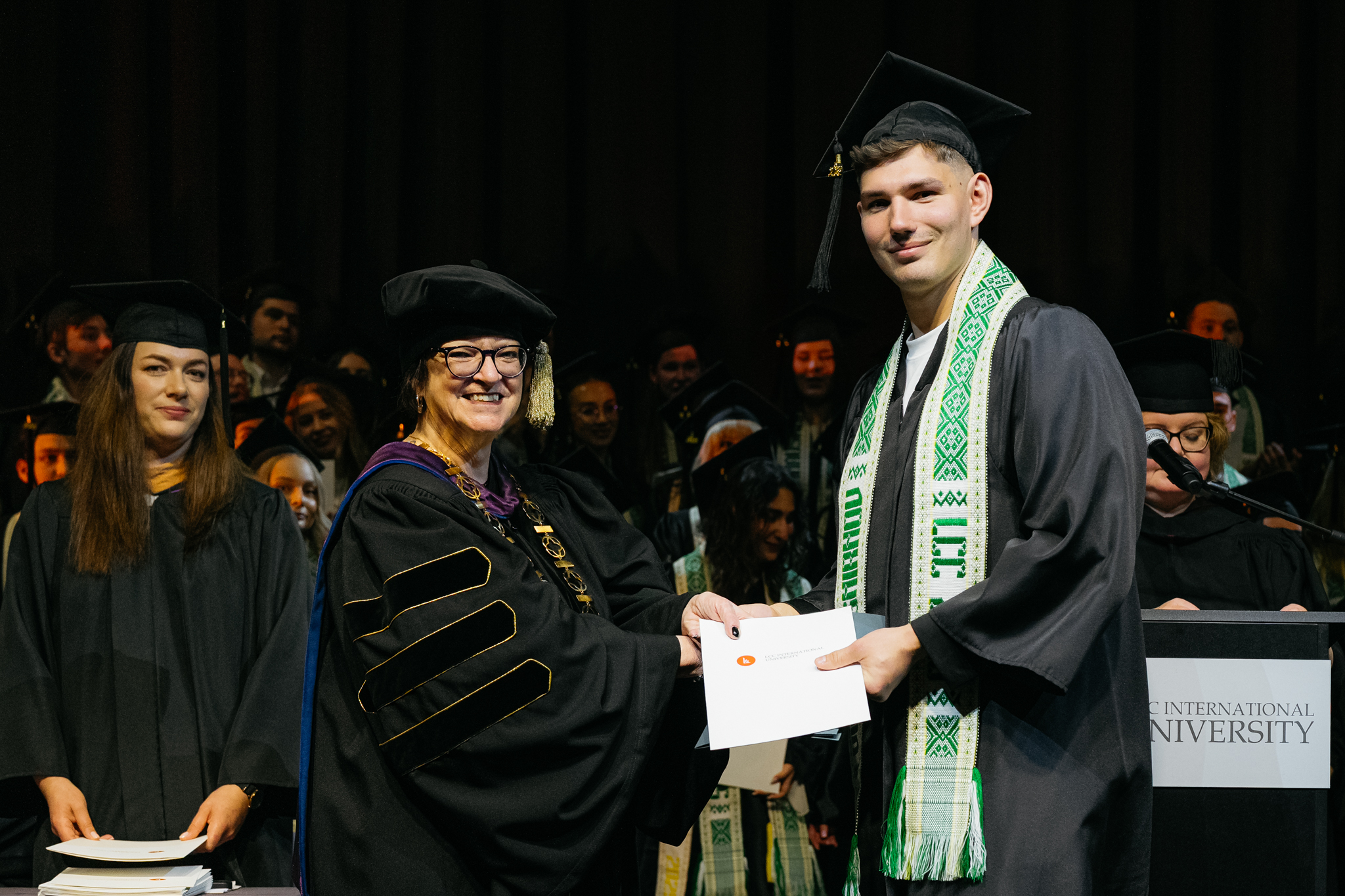 Atvira Klaipėda | Klaipėdos pramonininkai išdalino stipendijas